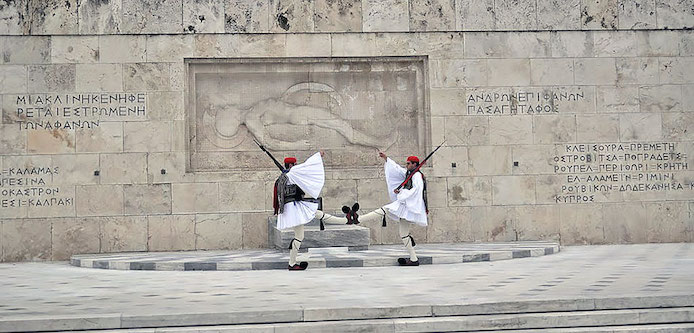 Δ. Αθηναίων: Ράμπα για ΑμΕΑ δημιουργήθηκε στο Μνημείο του Άγνωστου ...