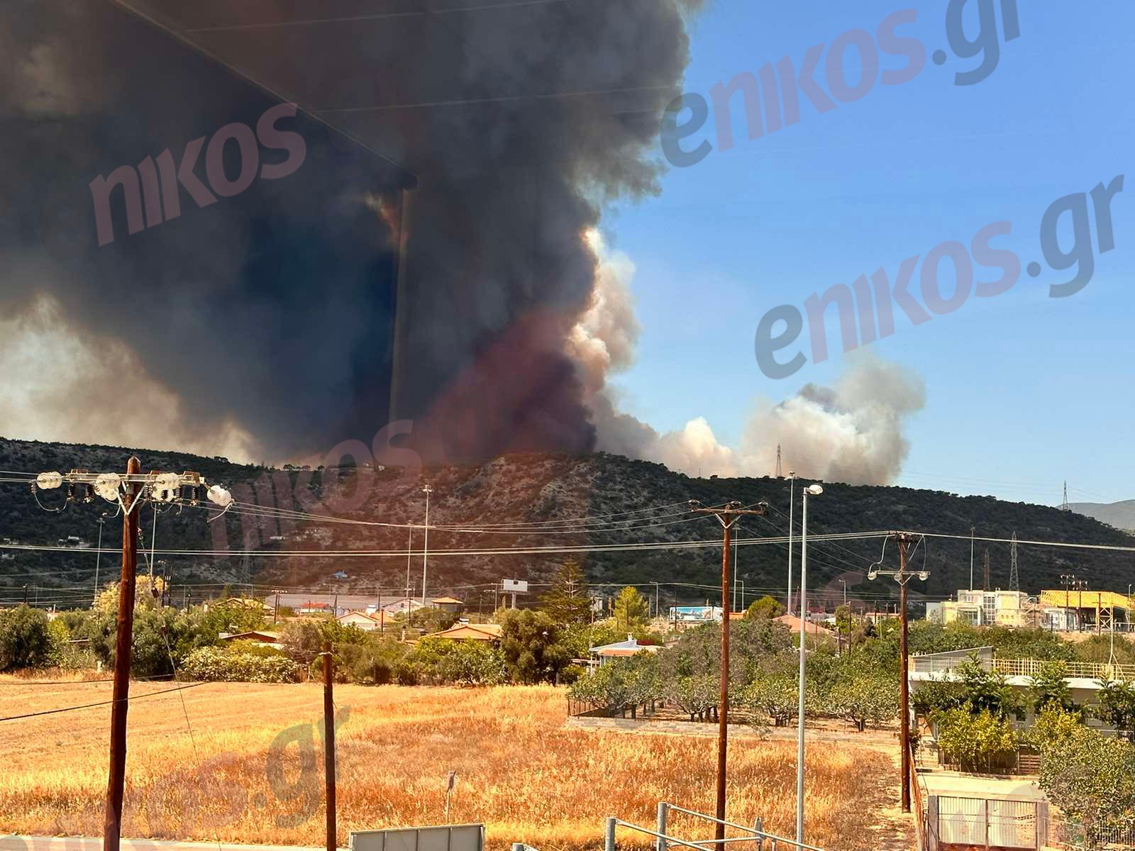 Πυρκαγιά στο Λουτράκι: Εκκένωση κατασκηνώσεων και οικισμών (Βίντεο)