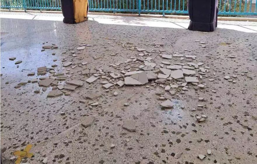 Τραυματίστηκαν παιδιά από πτώση σοβάδων στο 149ο Δημοτικό Σχολείο στα ...