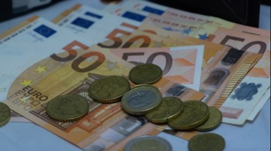 ΟΠΕΚΑ: Πότε πληρώνονται οι δικαιούχοι του επιδόματος παιδιού