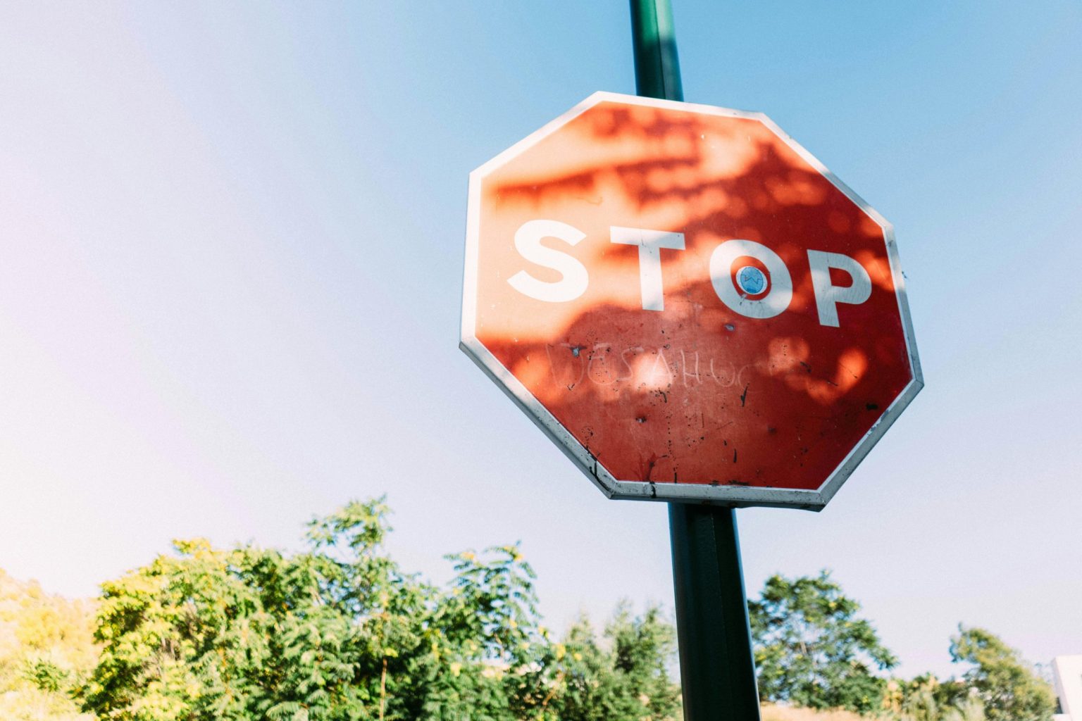 "Πίσω στα θρανία με ασφάλεια και υγεία": Οι 10 εντολές που πρέπει να ...