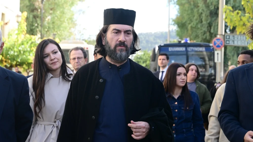"Ένα δέντρο μια φορά": Απολαύστε την χριστουγεννιάτικη ιστορία του ...